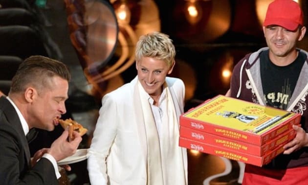 Brad Pitt Eats Pizza at Oscars - Movie Fanatic Brad Pitt Eats Pizza at Oscars - Movie Fanatic
